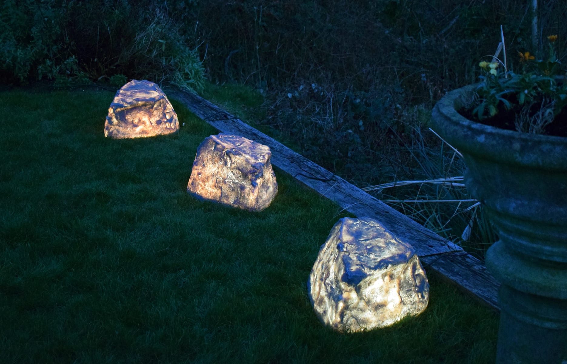 Lighting the Scene Without Being Seen - Blending in the Light Source